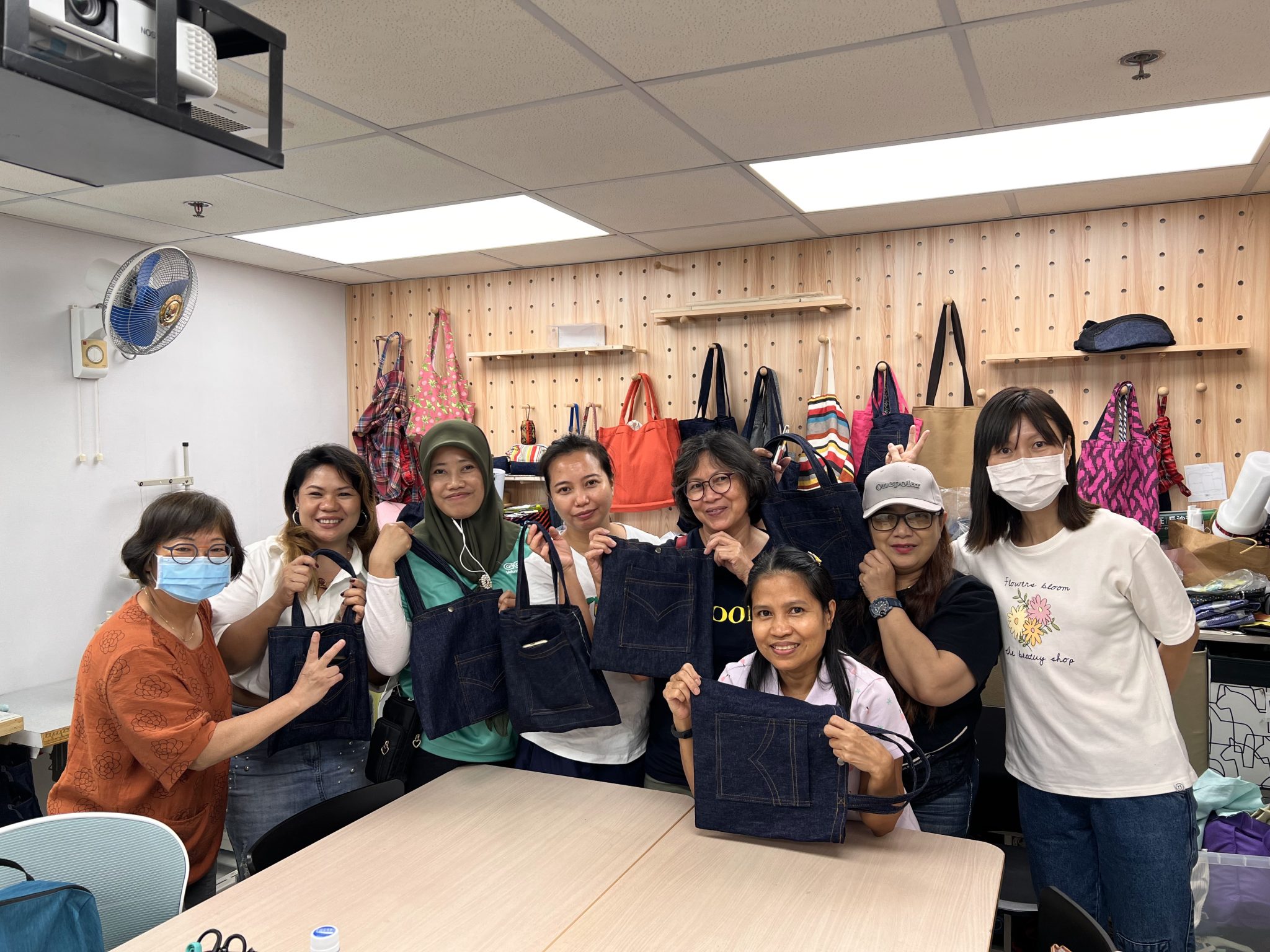 明愛亞洲外地勞工社會服務計劃 – 明愛社區發展服務